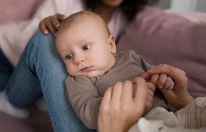 Formas para acalmar bebê chorando: Momentos de atenção
